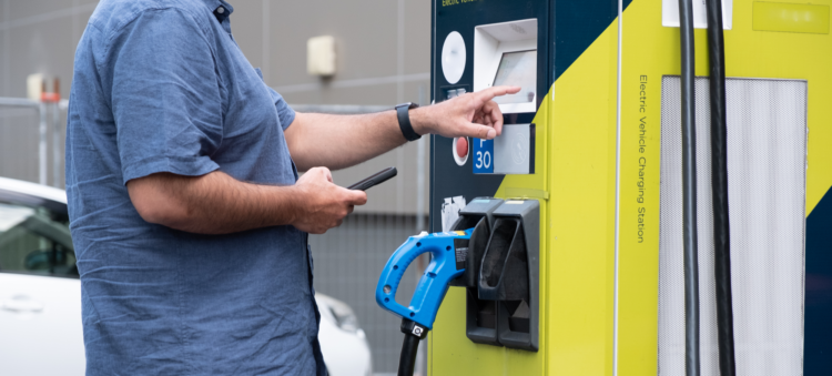 ChargeNet take charge of Vector EV-charging stations in Auckland ...